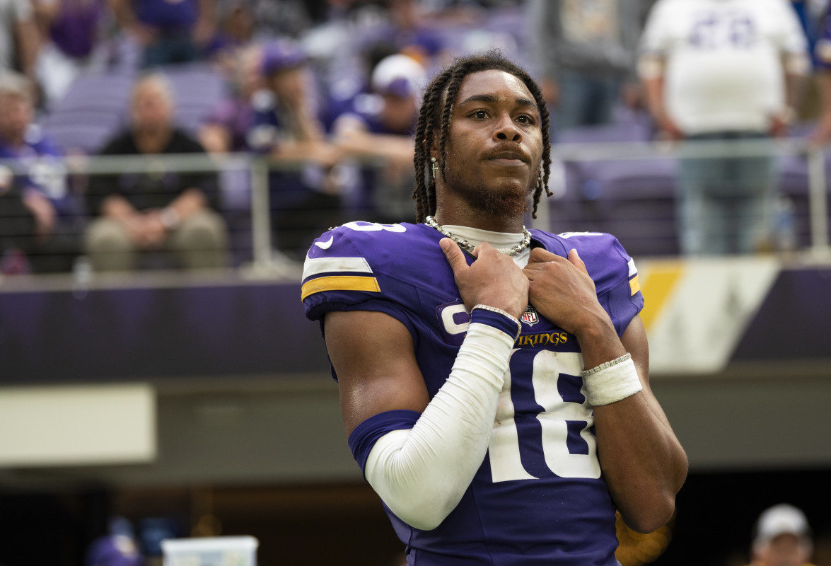 Minnesota Vikings Wide Receiver Justin Jefferson Signs Record-Setting ...