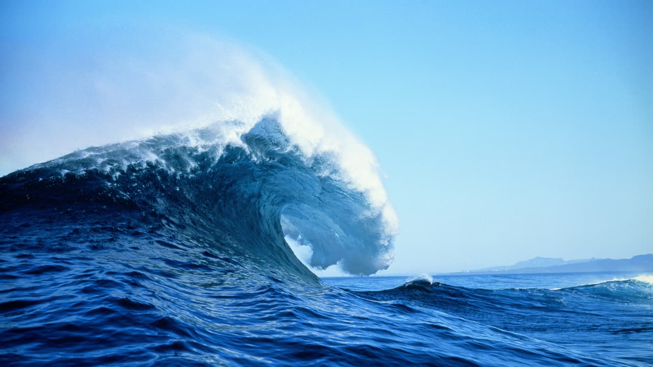 Scientists Uncover How Rogue Waves Form in the Open Ocean