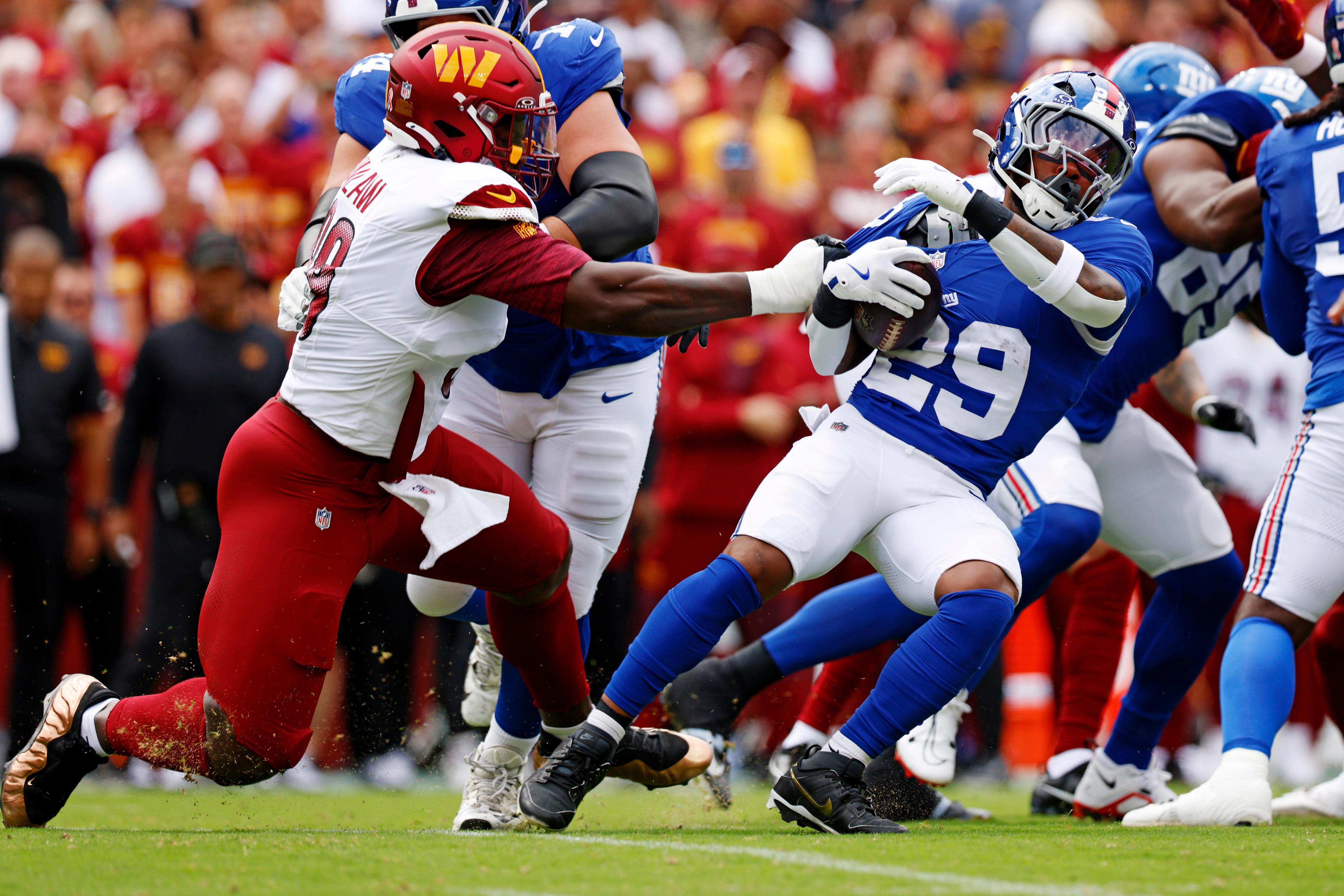 PFF gives Javon Kinlaw the highest defensive grade for the Commanders