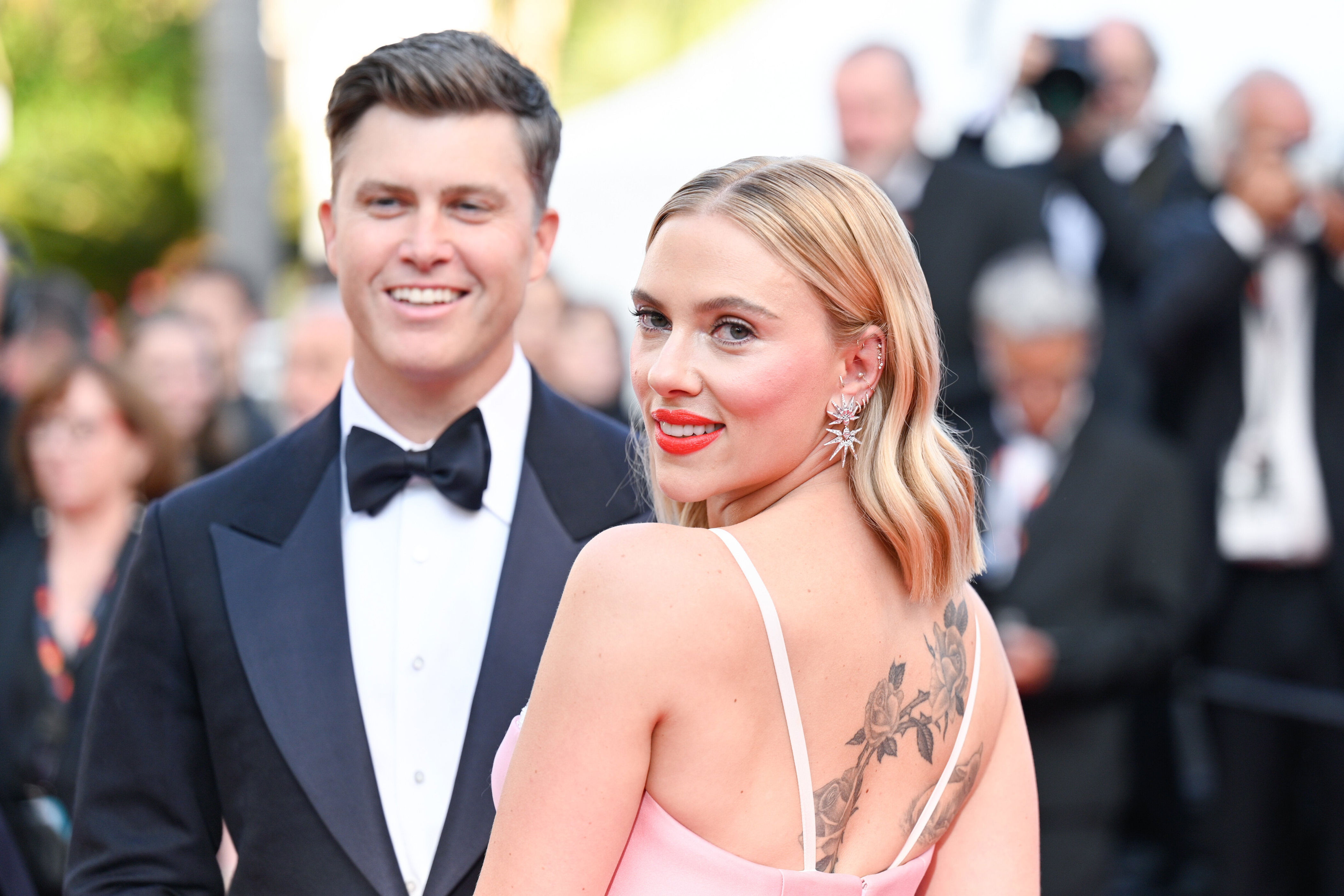Scarlett Johansson Reveals Colin Jost's Fate After 'Saturday Night Live ...