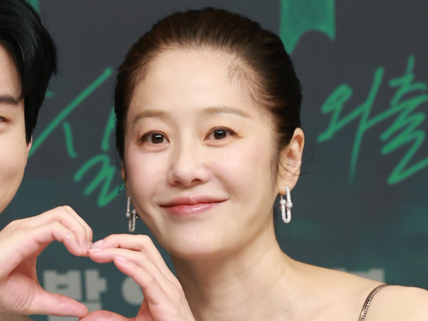 Actor Ko Hyun-jung rescues child during 'Praying Mantis' filming