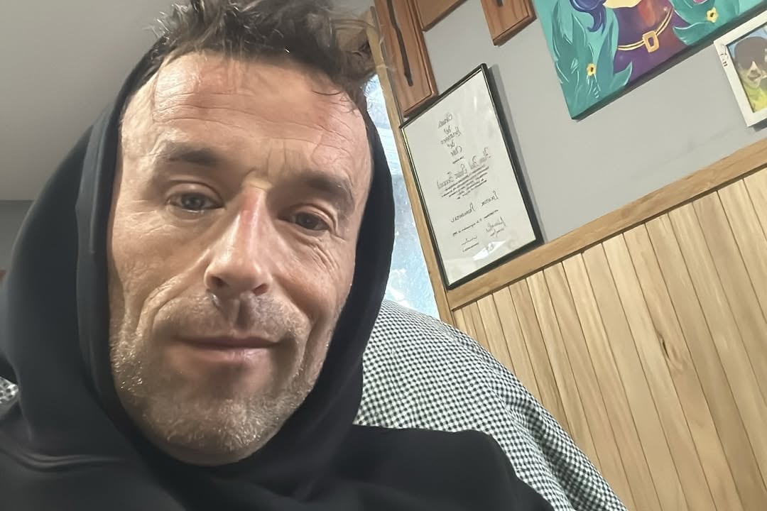 Alain Soulat mantiene los recuerdos de su madre y hermano fallecidos hace dos años con proyecto ...