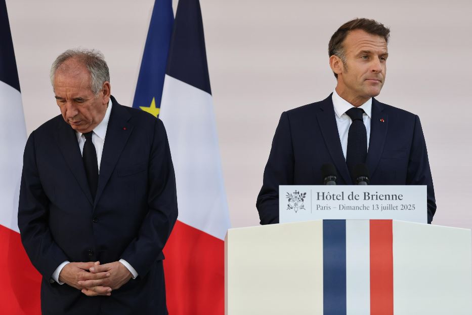 La crisi di governo francese spiegata in 5 punti