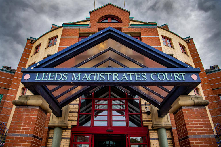 Police issue arrest update on suspect who jumped from Centenary Bridge ...