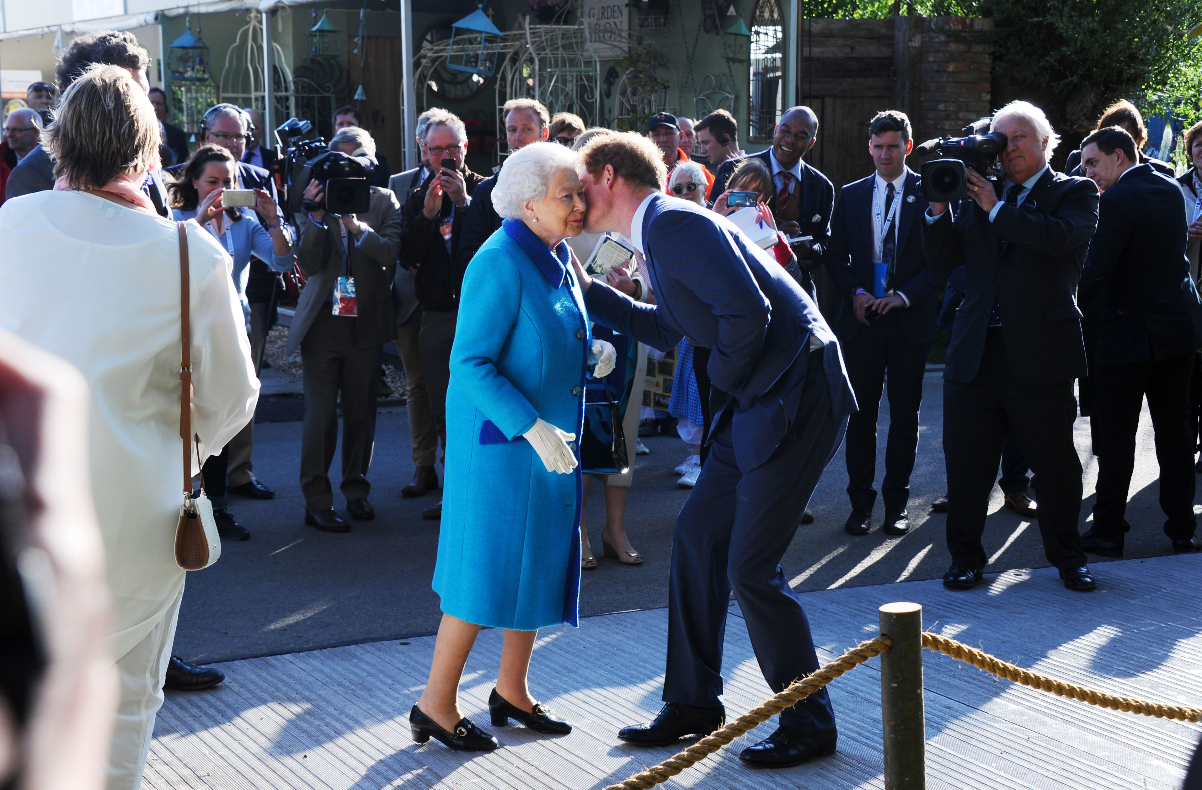 Prince Harry visits Queen Elizabeth’s gravesite on 3rd anniversary of ...