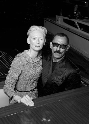 Tom Ford lanciert den neuen Duft „Black Orchid Reserve“ mit Tilda ...