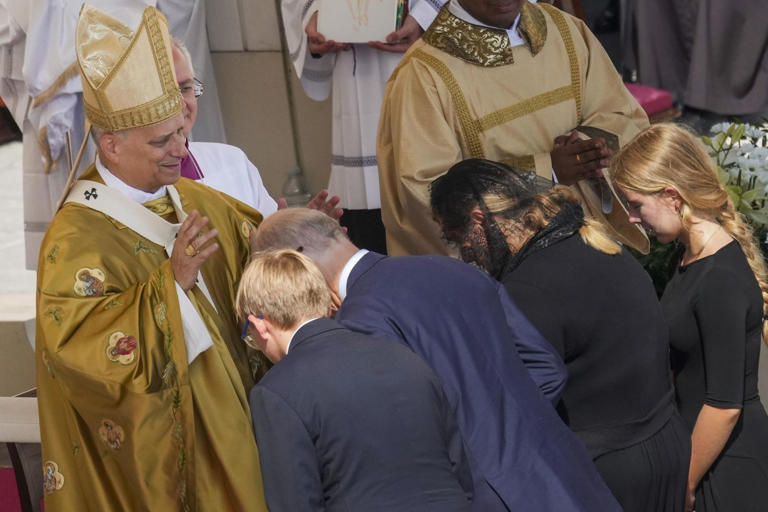 Pope declares 15-year-old computer whiz, known as ‘God’s influencer’, a ...