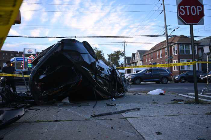 41-year-old suspect ejected, dies after stolen car crash in Brooklyn: NYPD
