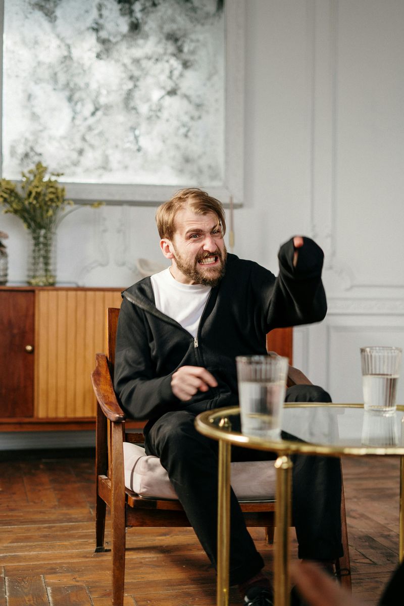 13 Manipulative Behaviors Narcissists Display Toward Their Exes