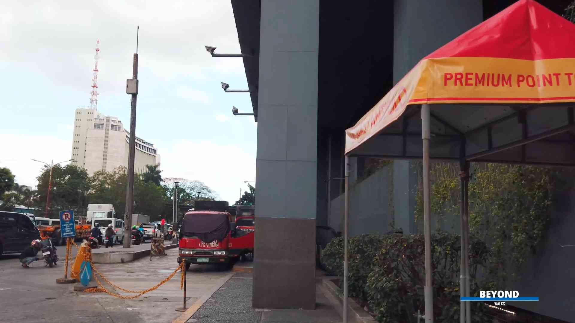 Philippines – Street View in Ortigas Center, Manila (4K)