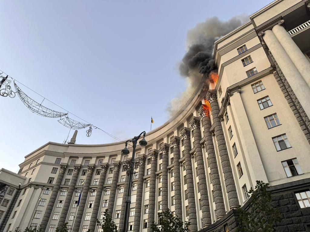 Ukraine shows diplomats damage after Russia's largest aerial attack ...