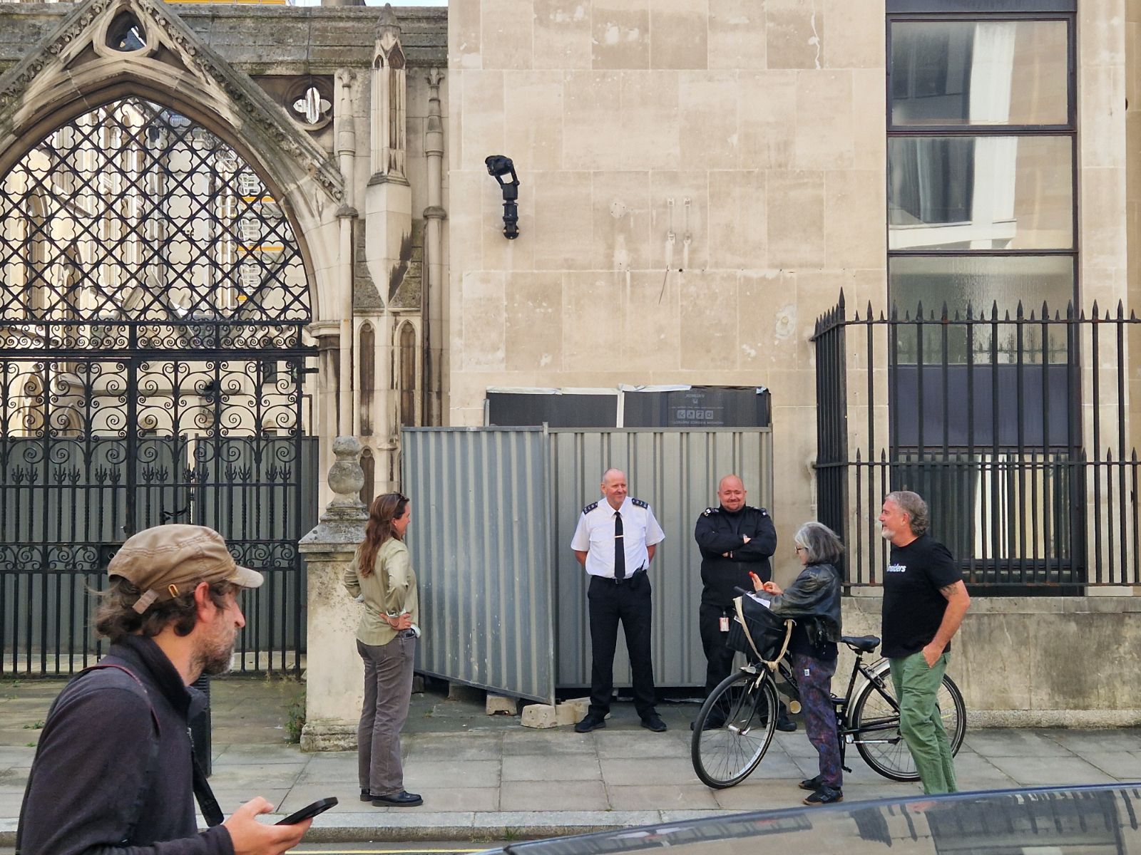 Banksy's latest artwork at the Royal Courts of Justice has already been ...