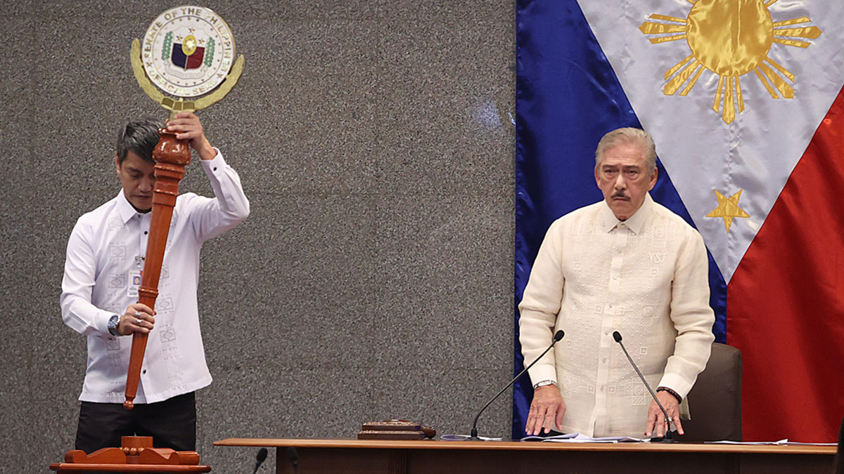 Senate cuts short session to mourn passing of Enrile