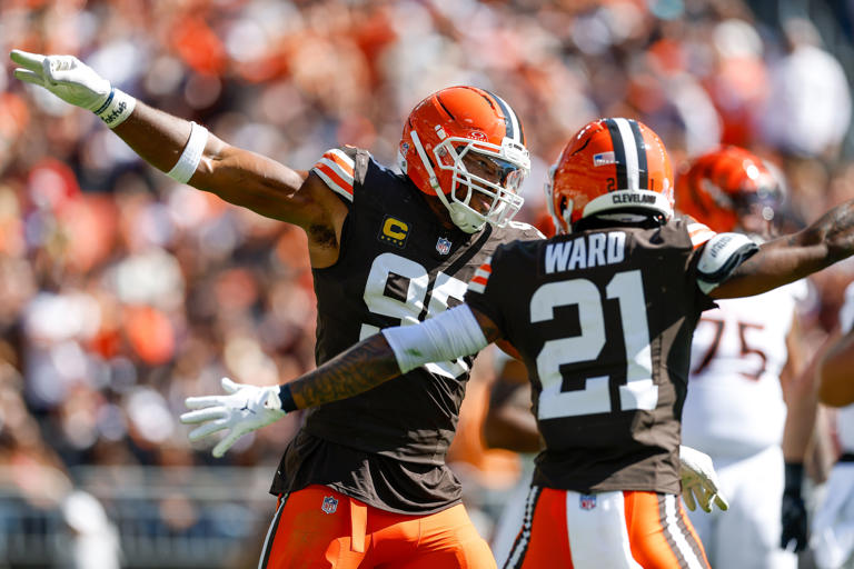 Browns roster has the team stuck in the middle