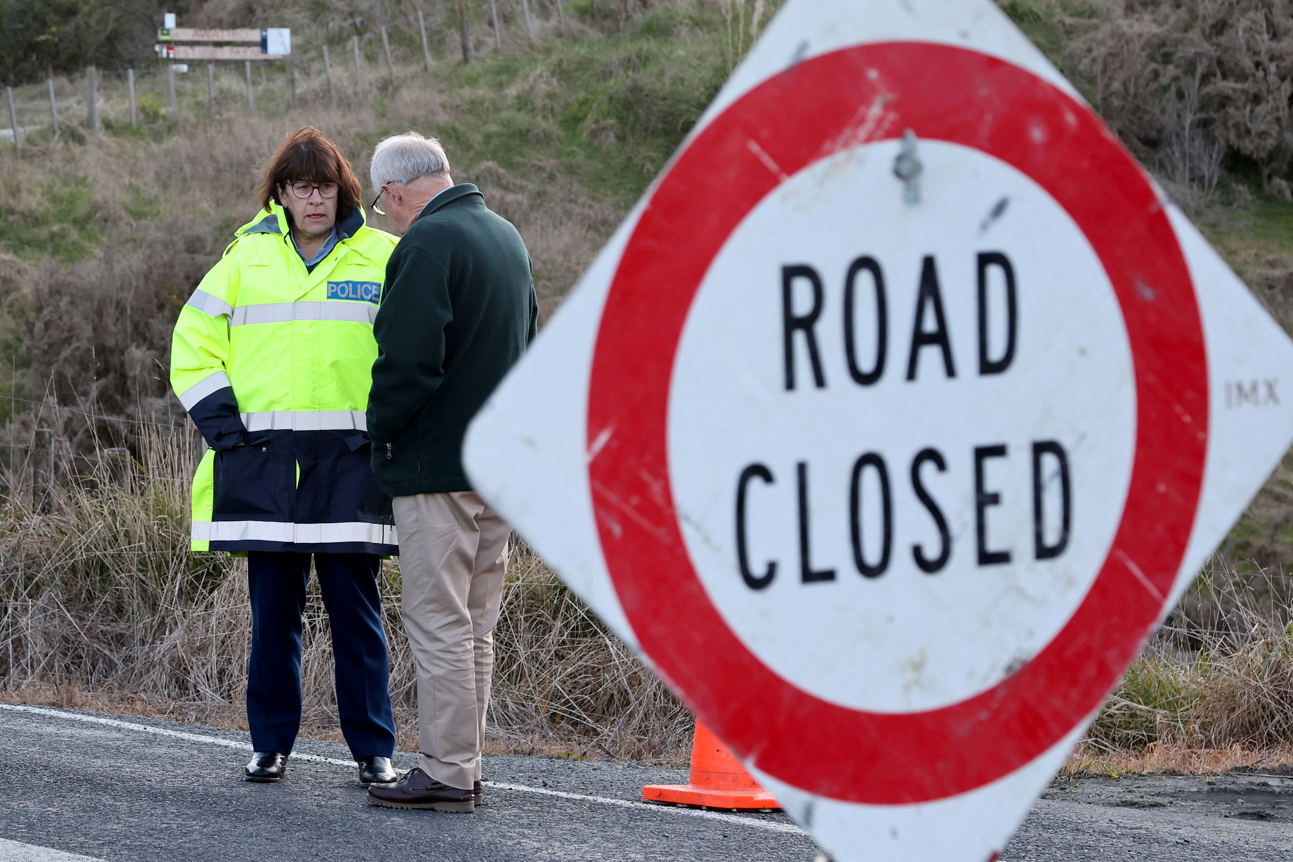 Fugitive dad killed in police shootout after years on the run with 3 kids