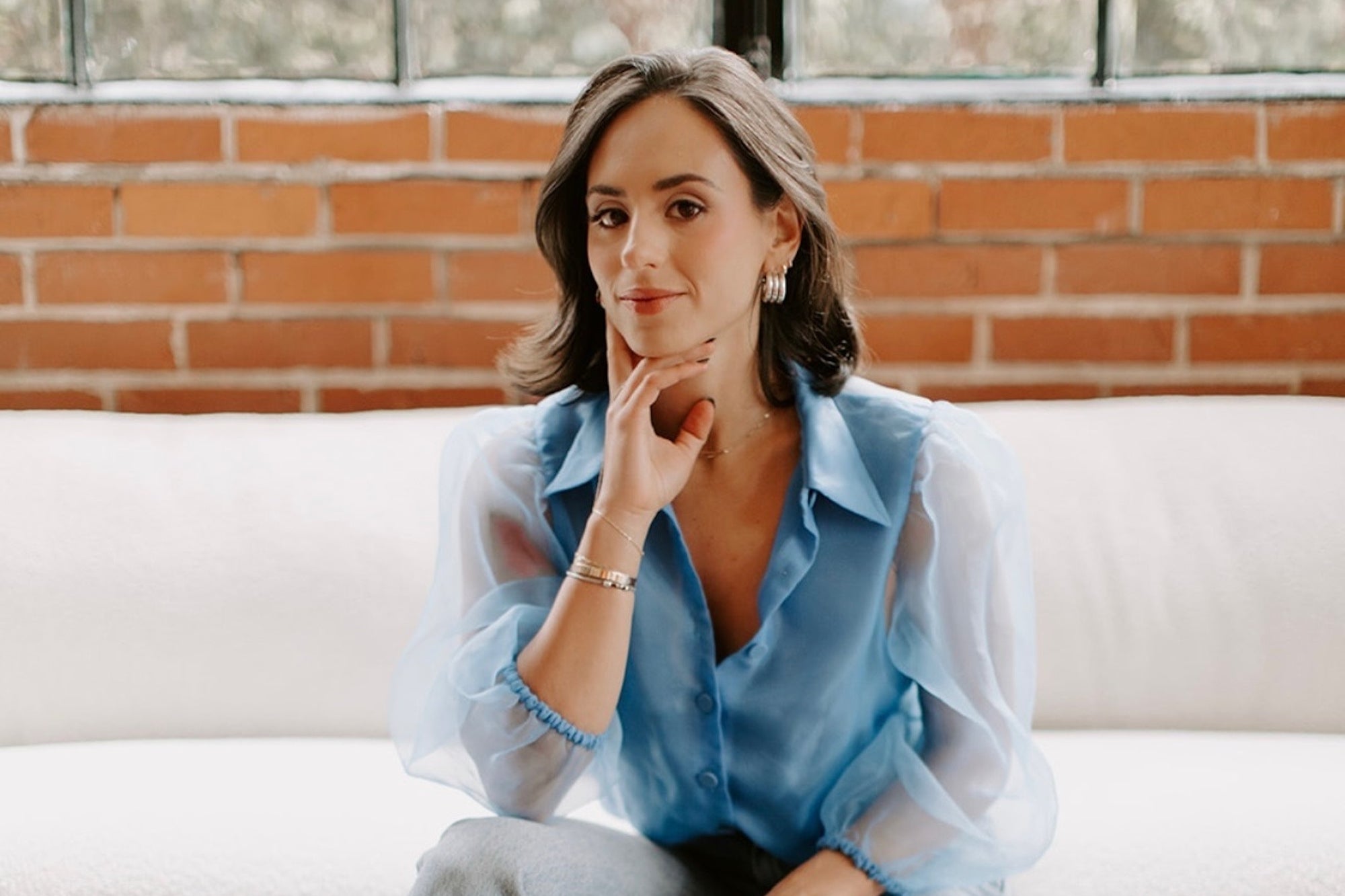 This 29-Year-Old's Business Helps Young People Without Work Experience ...