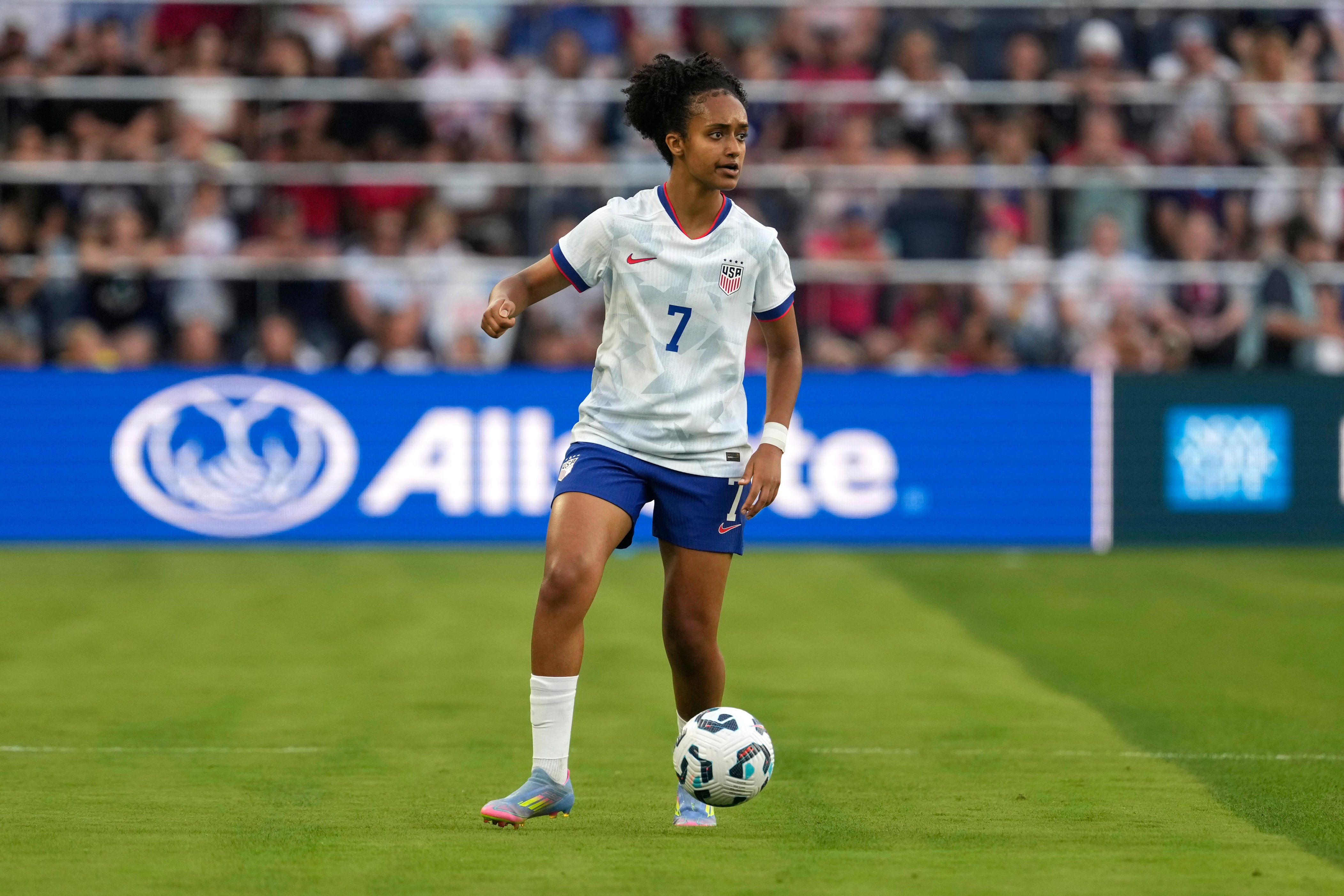 Yohannes scores, named player of match on OL Lyonnes debut