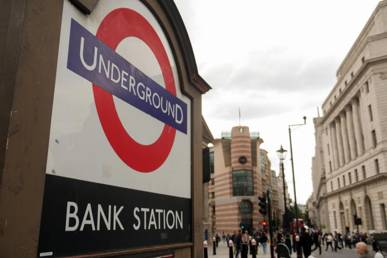 Tube strikes called off in last-minute U-turn