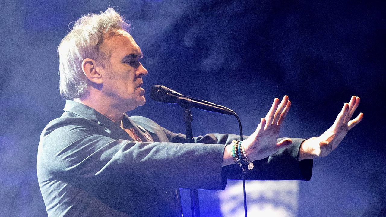 Back to the old house: Morrissey signs again to Warners subsidiary Sire