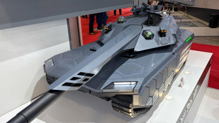 El tanque del futuro llegará en 2040: es como un caza de combate ...