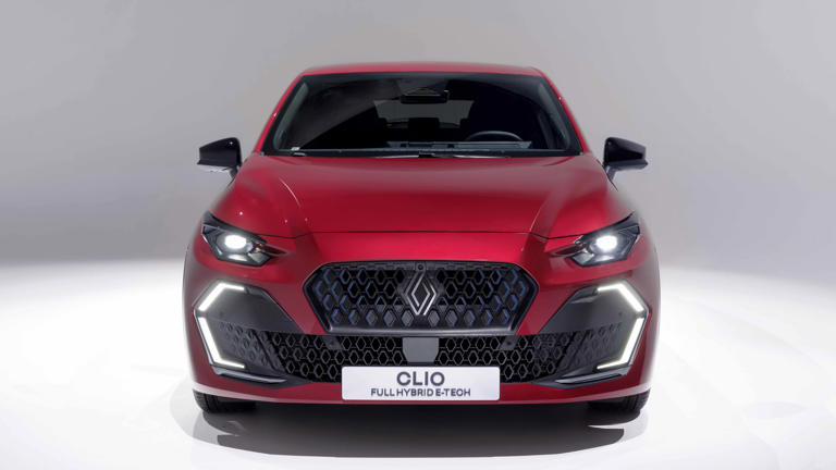 Vive la Clio! Renault's new sixth-generation supermini is coming to the ...