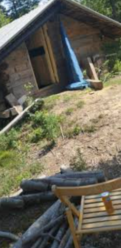 Young off-gridder shares photos after 2 years on 'middle of nowhere' property: 'Living the dream'