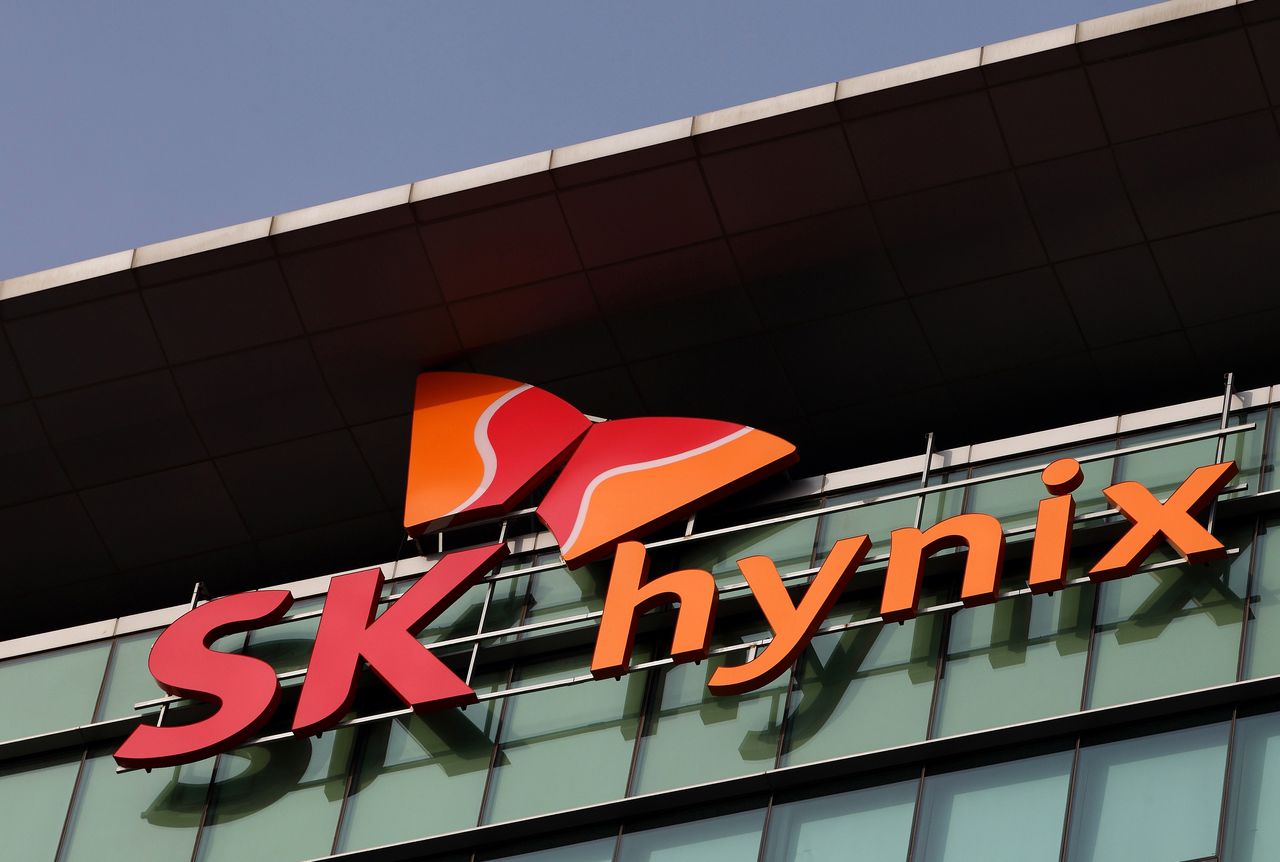Both SK Hynix and Micron are throwing billions of dollars into plans to ...