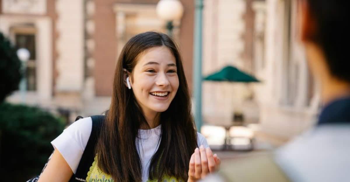 10 Questions to Ask During the ‘Talking Stage’ to Keep Things Interesting