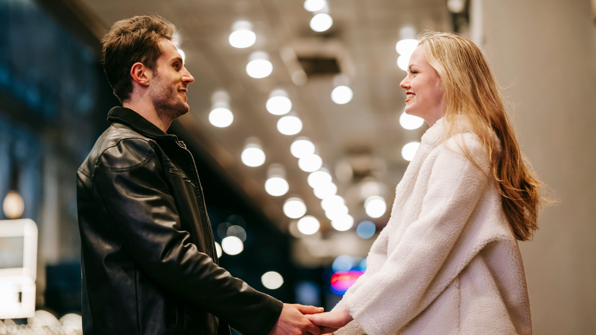 10 Compliments Women Love To Hear & 10 That Men Do