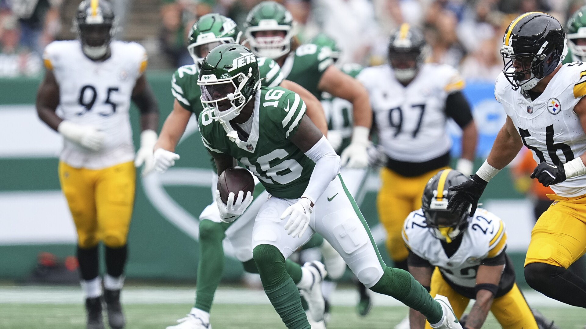 Jets sign WR Tyler Johnson to 53-man roster