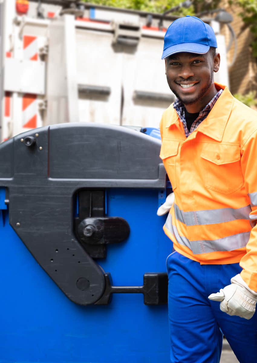 Kids Say Goodbye To The Garbage Man They Loved Because His Job Is Being ...