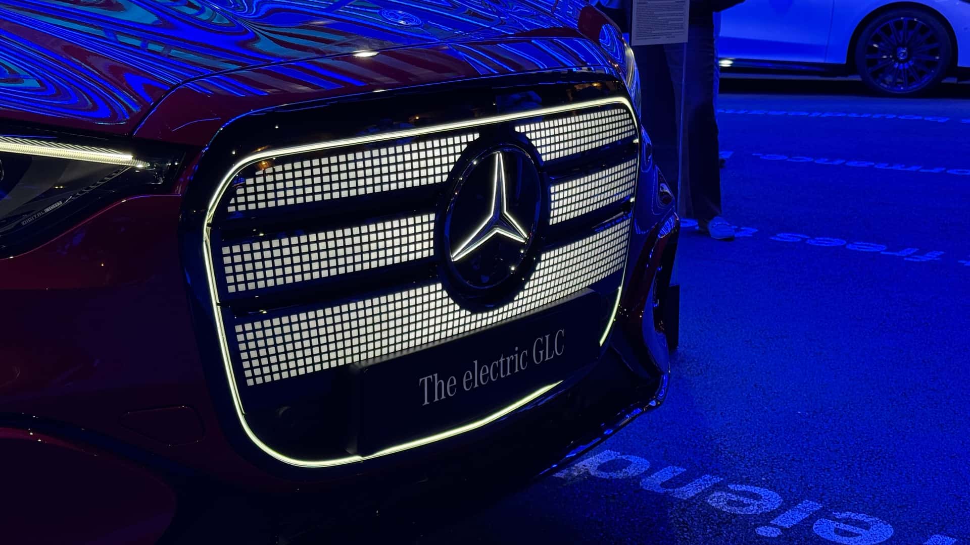 LG just landed a billion-dollar EV battery order from Mercedes-Benz