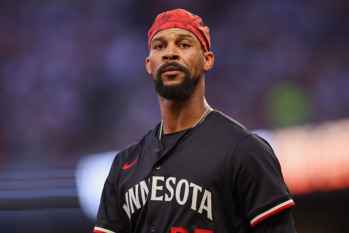 Twins Announce Byron Buxton News After Leaving Royals Game