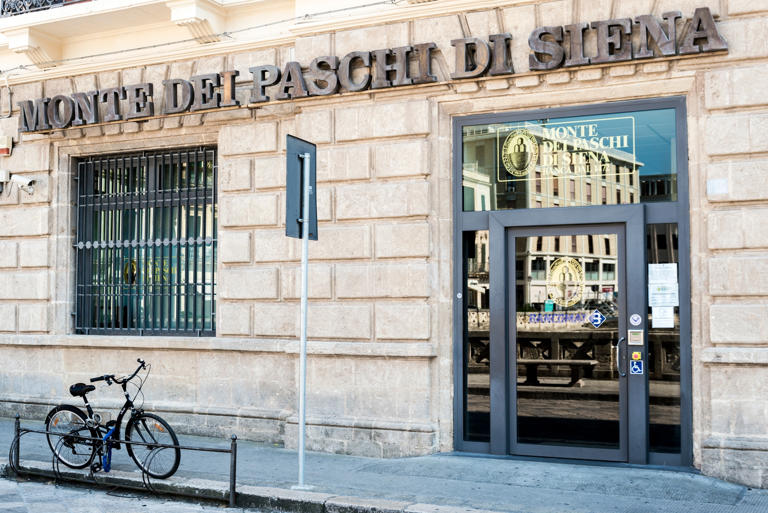 Monte dei Paschi secures majority of Mediobanca - report