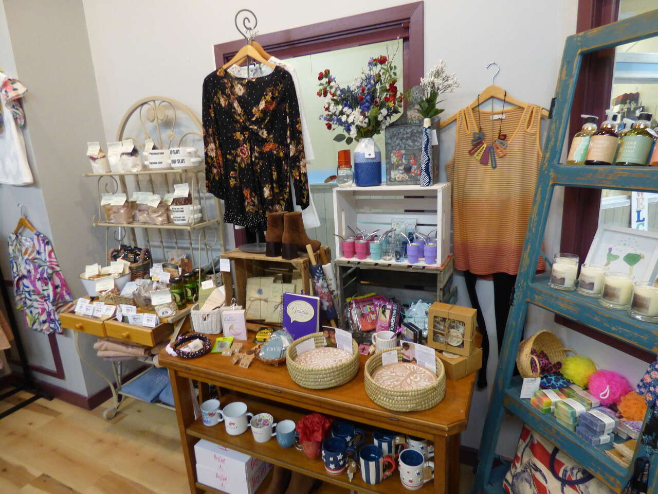 New boutique opens in downtown Manistee
