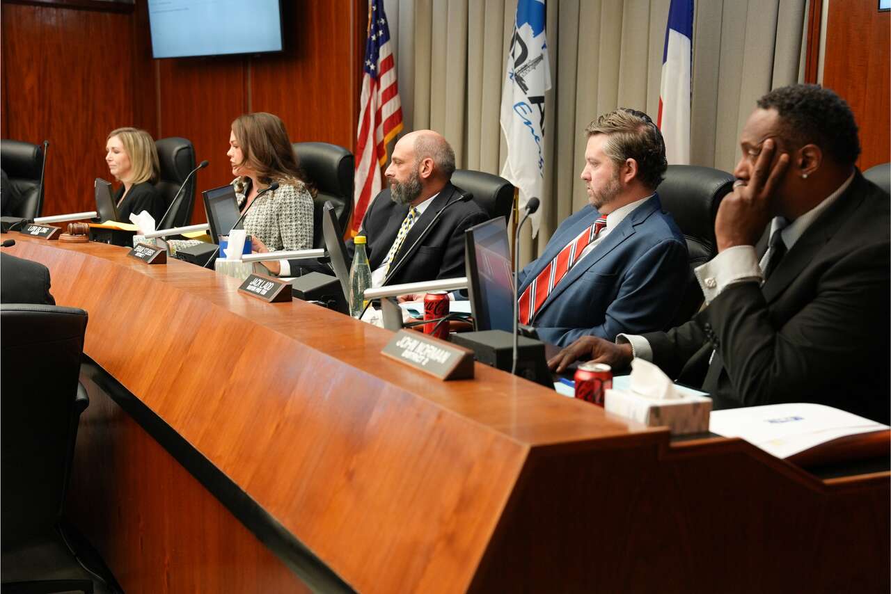 Mayor enforces decorum policy to the letter after precedent of leniency