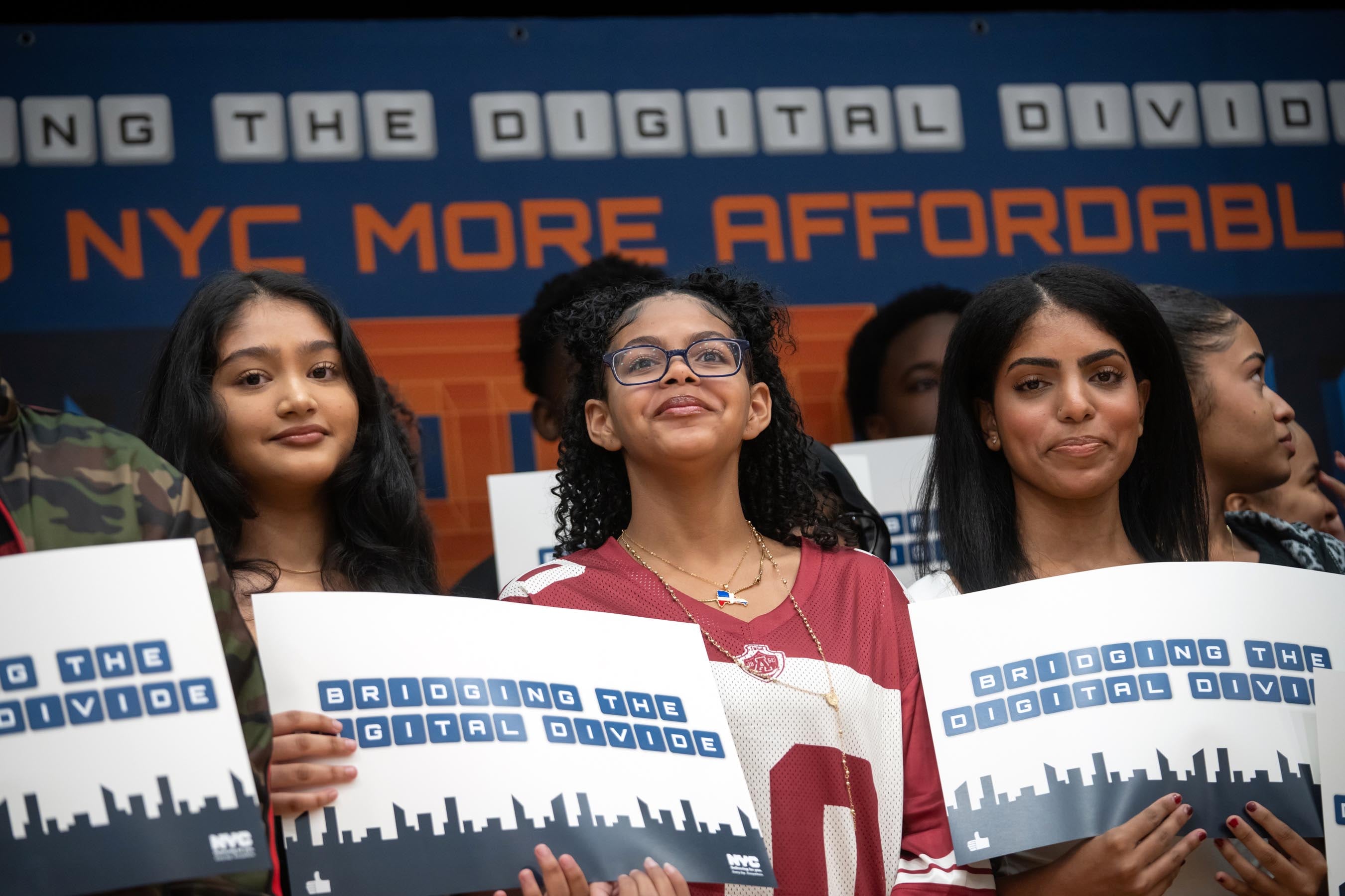 Cellphones out, Chromebooks in: NYC to give 350,000 students new ...