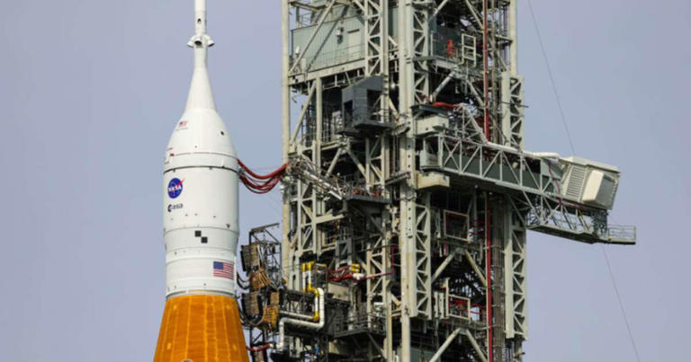 How 88-minute window, clouds and shutdown postponed Blue Origin's launch