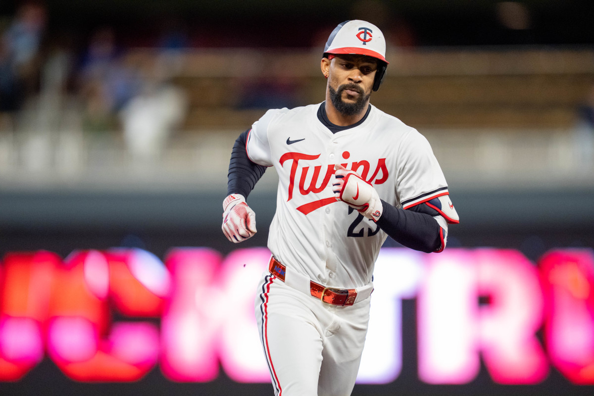 Twins Announce Byron Buxton News After Leaving Royals Game