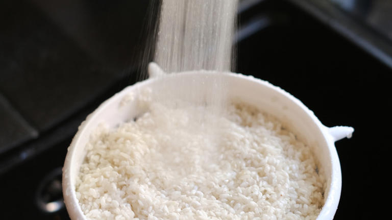 The Right Way To Rinse Rice, According To Japanese Tradition