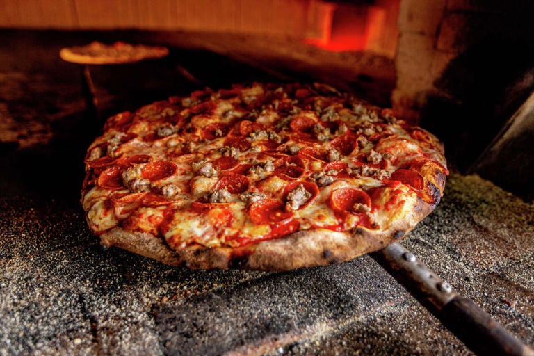 Connecticut's top pizza restaurants of 2026, according to Connecticut ...
