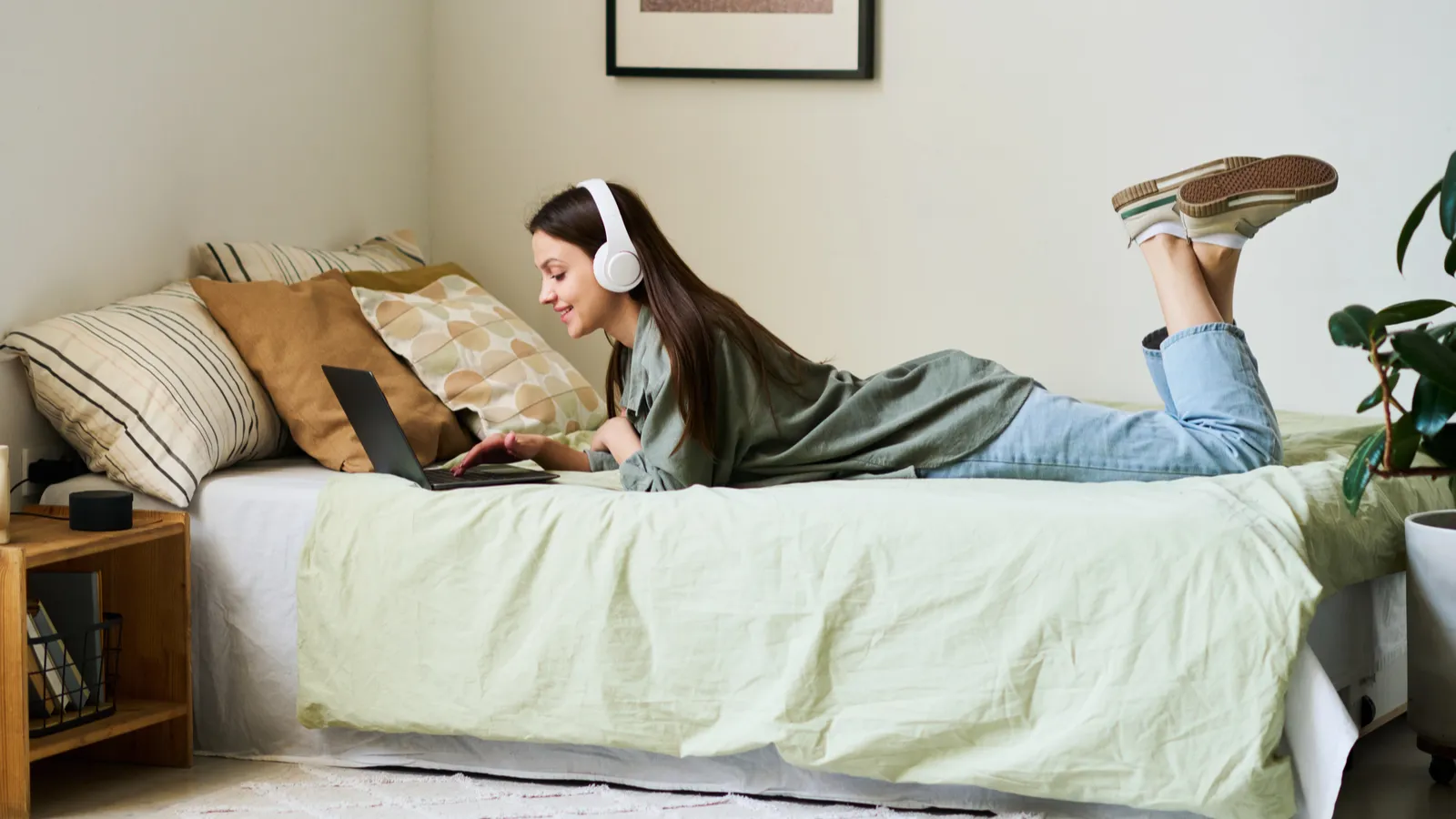 How to design a teenage bedroom with a modern theme