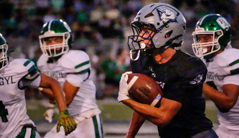 Small-school football rankings for Sept. 8: One new team, one big ...