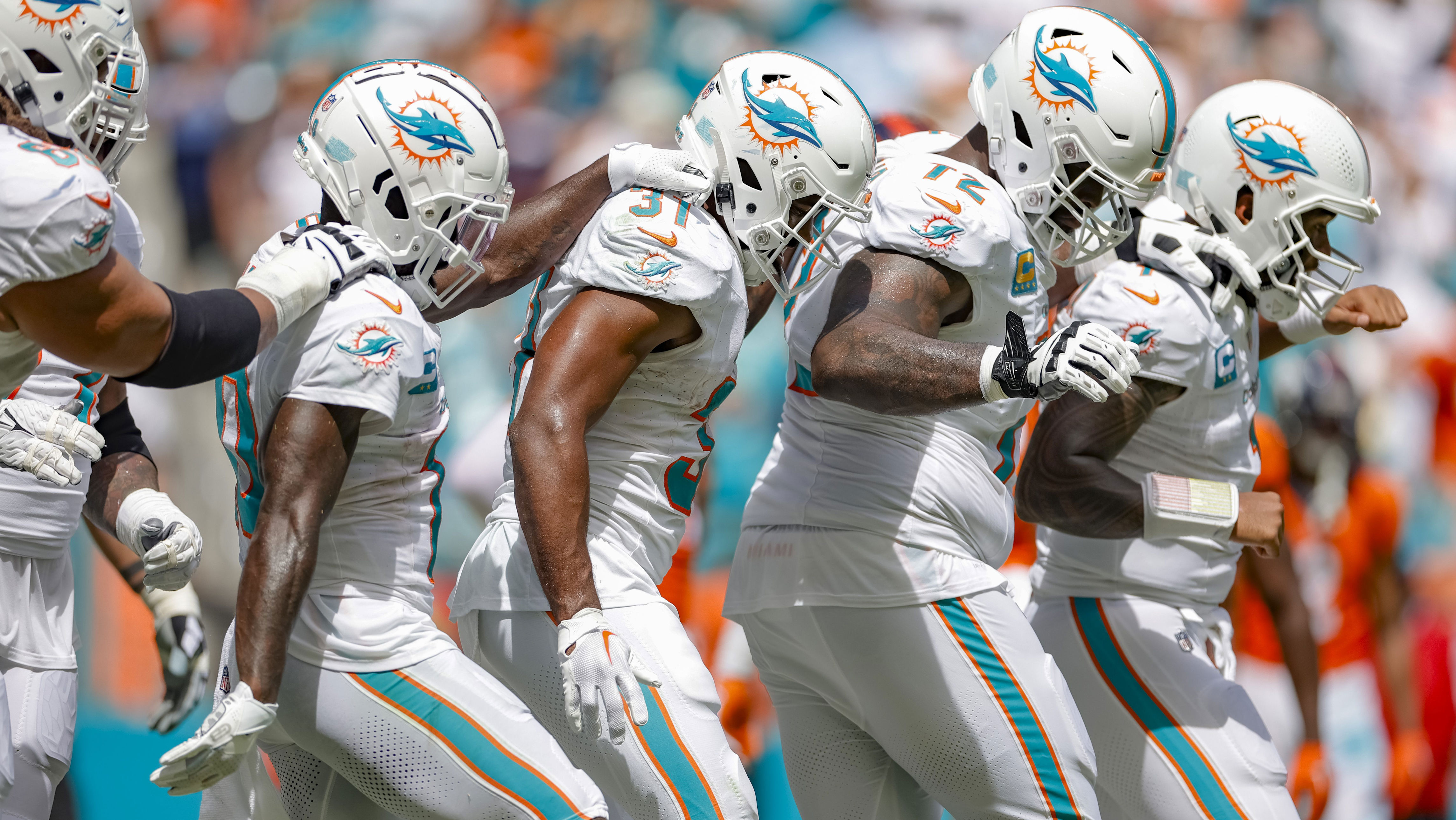 Broncos Urged To Make Blockbuster Trade For Embattled $90 Million All-Pro