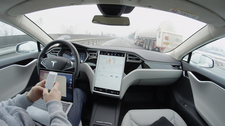 5 Things You Need To Know Before Driving A Tesla For The First Time