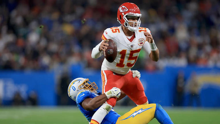 Patrick Mahomes dared defenders to hit him (and they absolutely will)