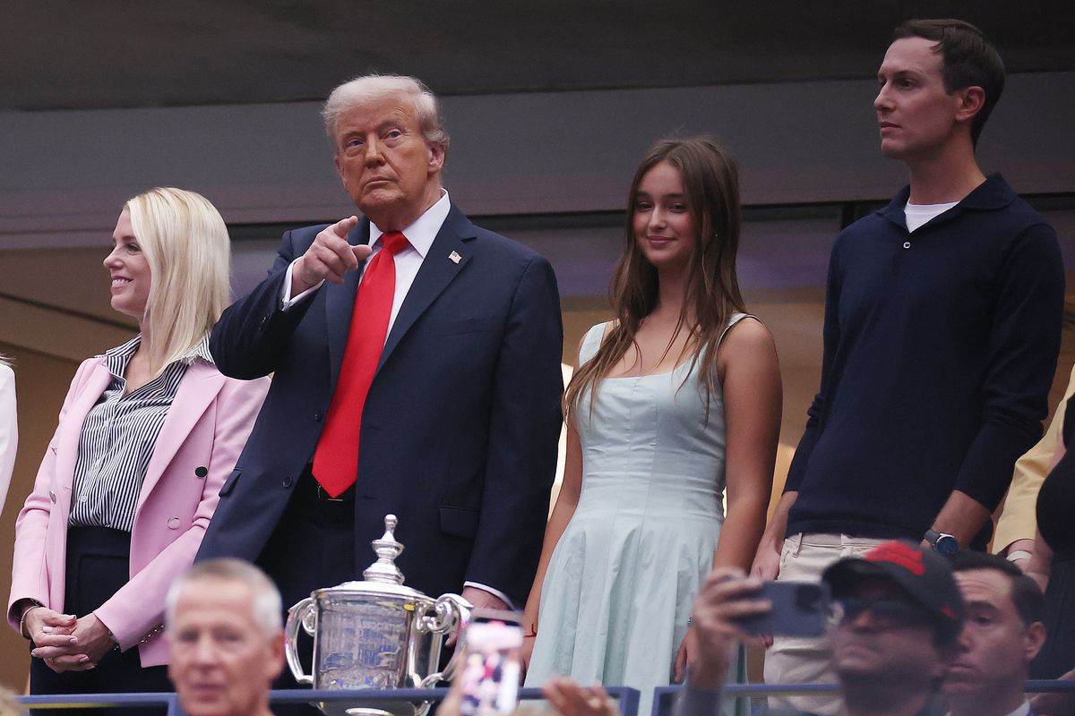 Arabella Kushner makes stylish appearance at US Open with grandfather ...