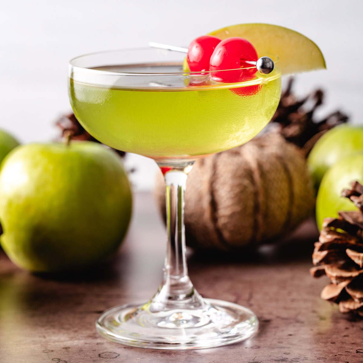 4-ingredient sour apple martini