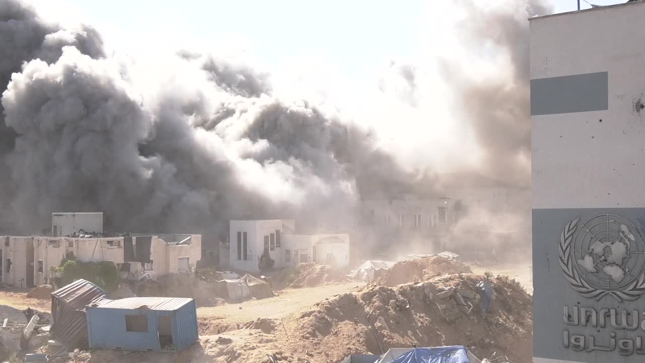 Huge tower block in Gaza toppled by Israeli strikes