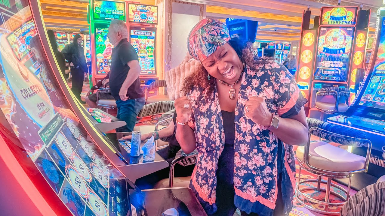 She put $100 into this slot and the bonuses kept coming (Dragon Link)